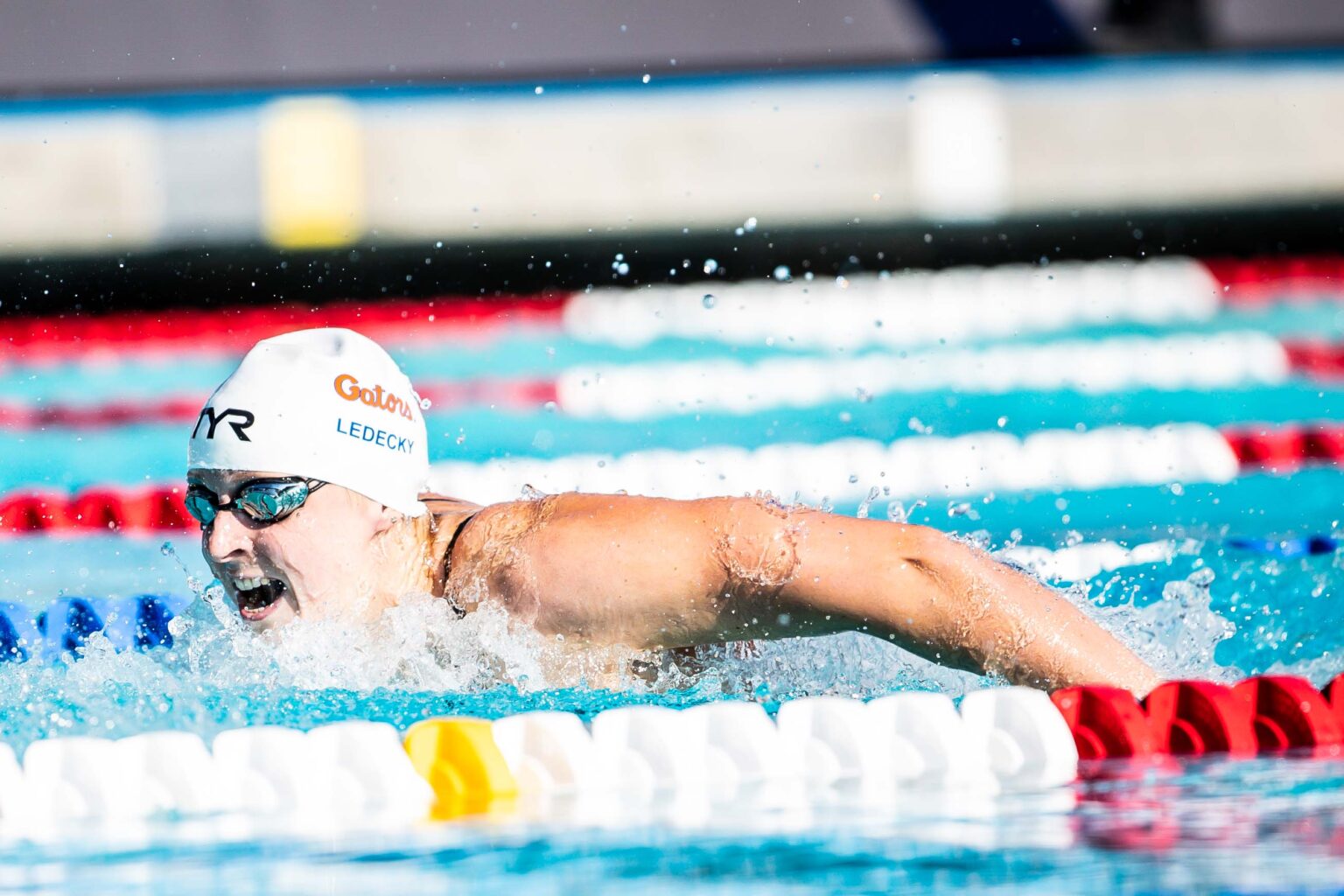 Katie Ledecky Protagonista Delle Batterie Del Day 2 Delle Pro Swim Series