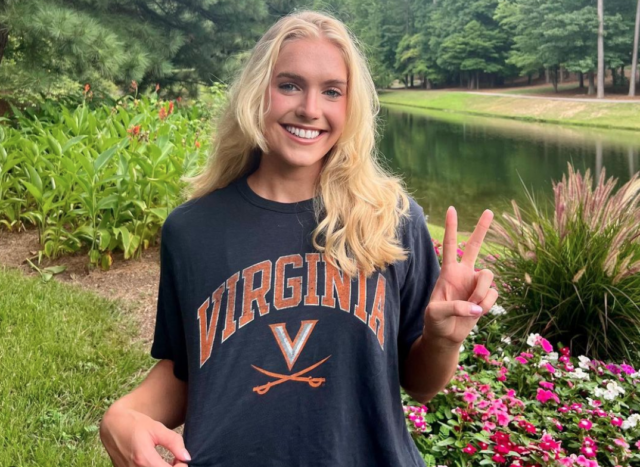 NCAA Champion Claire Curzan Transferring from Stanford to Virginia