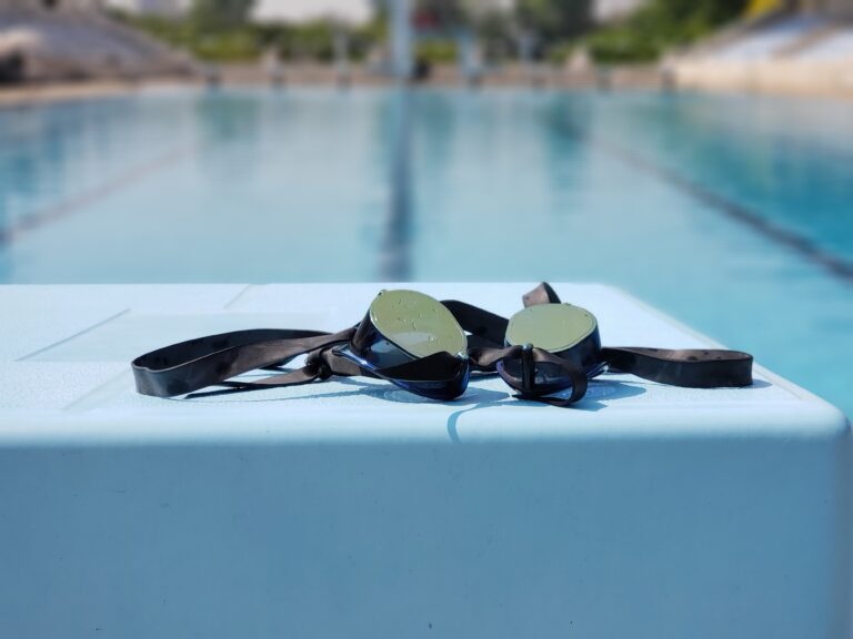 How to Choose the Perfect Set of Swim Goggles