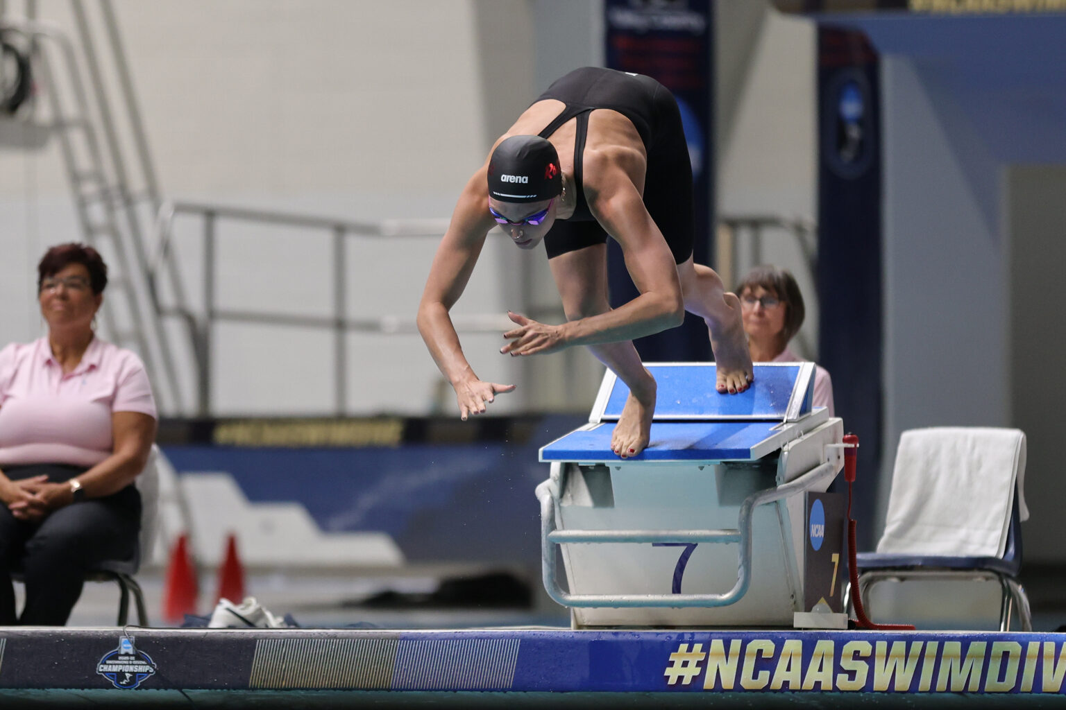Bama's Cadence Vincent Drops a Second in 1 Free & Koski Doubles Up ...