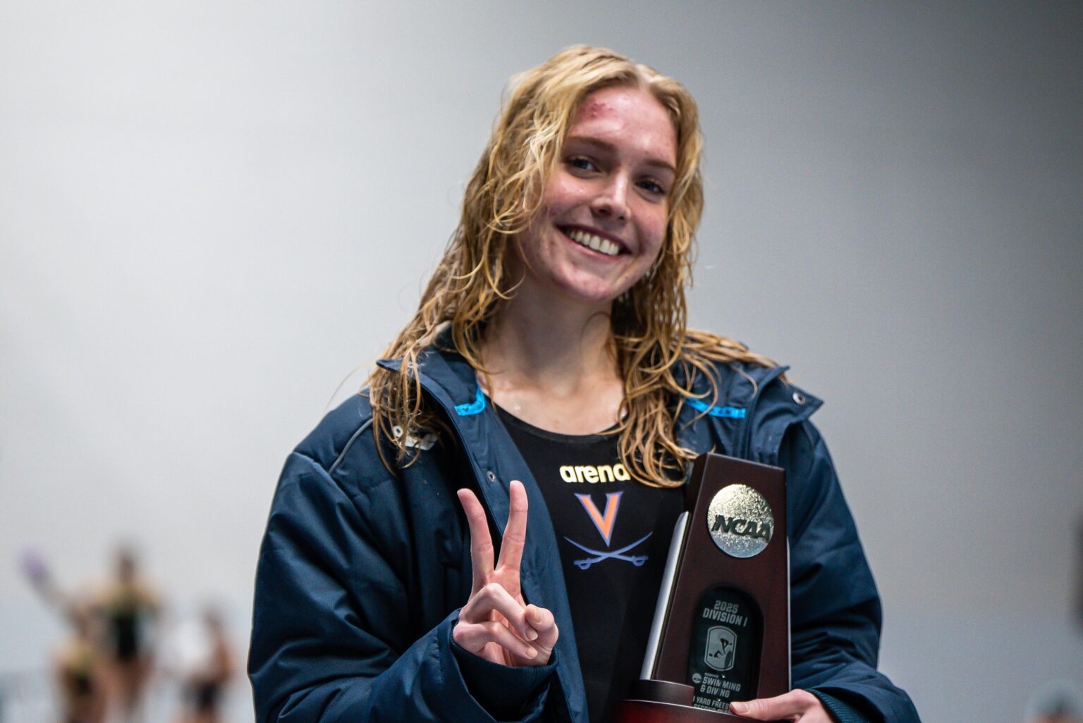 Claire Curzan Breaks Own NCAA, American Records With 1:46.09 200 Backstroke